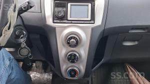 Grey Toyota Yaris 2008 in Daugavpils, with an engine capacity of 1.40 L and mileage of 270 thousand km for 1650 €, photo 18 on AUTOMOTO.COM.LV