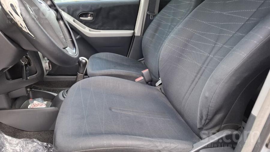 Grey Toyota Yaris 2008 in Daugavpils, with an engine capacity of 1.40 L and mileage of 270 thousand km for 1650 €, photo 19 on AUTOMOTO.COM.LV