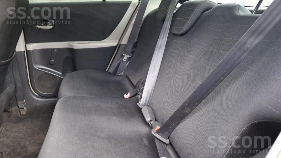 Grey Toyota Yaris 2008 in Daugavpils, with an engine capacity of 1.40 L and mileage of 270 thousand km for 1650 €, photo 24 on AUTOMOTO.COM.LV