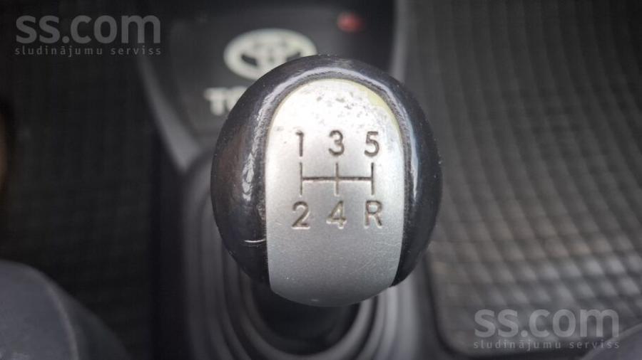 Grey Toyota Yaris 2008 in Daugavpils, with an engine capacity of 1.40 L and mileage of 270 thousand km for 1650 €, photo 25 on AUTOMOTO.COM.LV