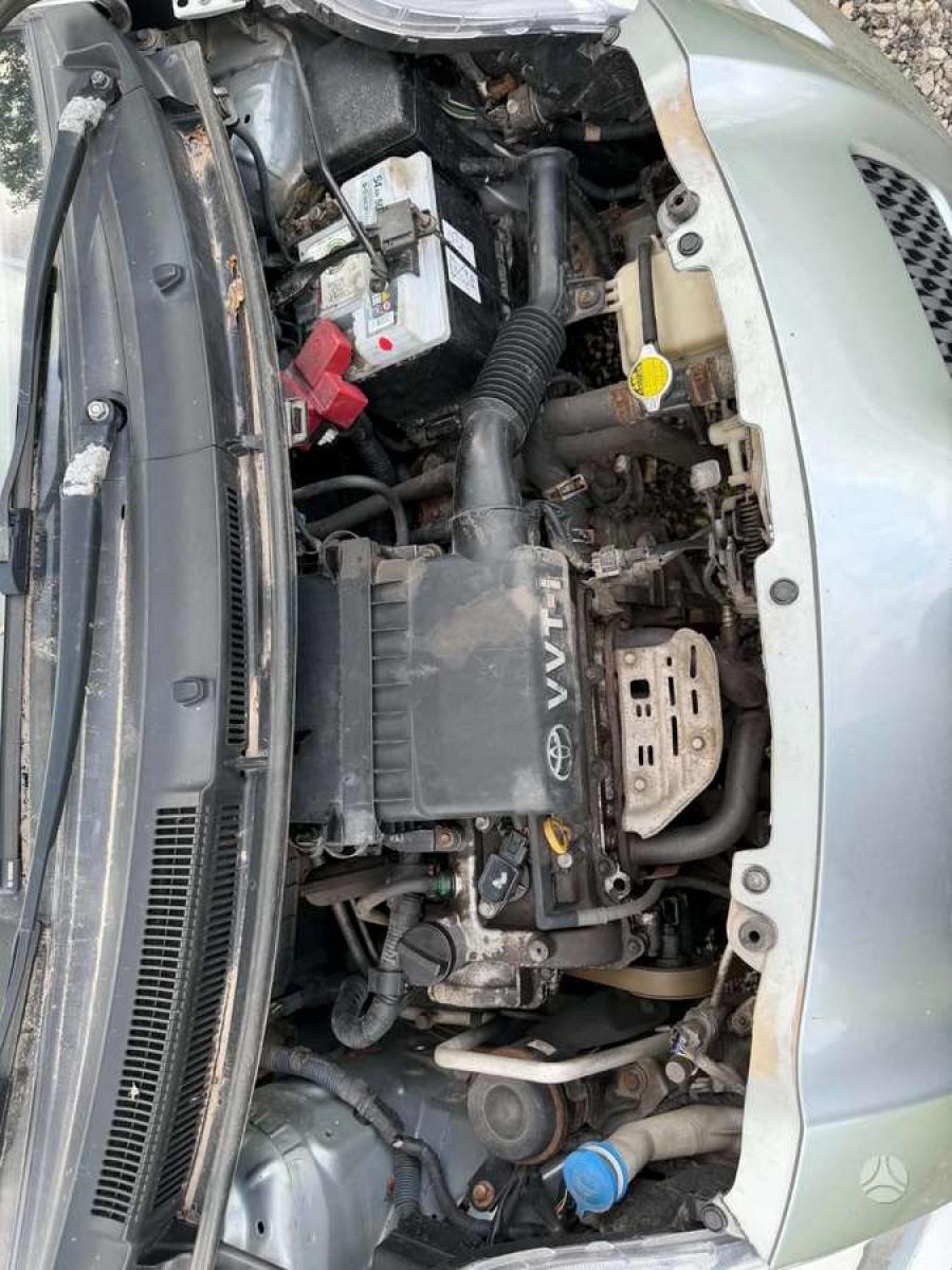 Grey Toyota Yaris 2008 in Vilnius, with an engine capacity of 1.30 L and mileage of 276 thousand km for 2000 €, photo 3 on AUTOMOTO.COM.LV