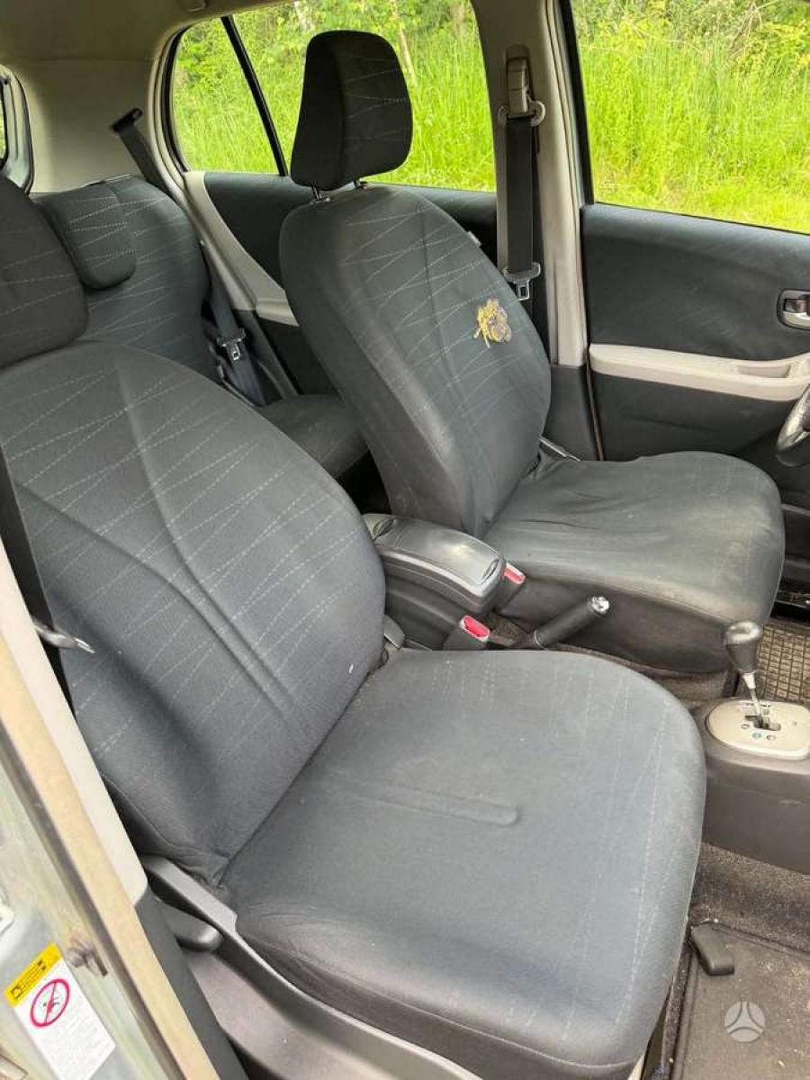 Grey Toyota Yaris 2008 in Vilnius, with an engine capacity of 1.30 L and mileage of 276 thousand km for 2000 €, photo 4 on AUTOMOTO.COM.LV
