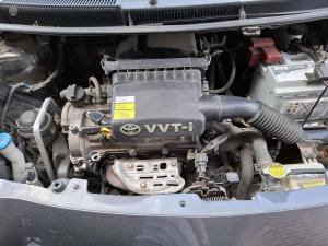 Pelēks Toyota Yaris 2008 Viļņa, ar dzinēja tilpumu 1.30 L un nobraukumu 172 tūkst. km par 2499 €, foto  vietnē AUTOMOTO.COM.LV