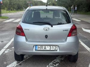 Pelēks Toyota Yaris 2008 Viļņa, ar dzinēja tilpumu 1.30 L un nobraukumu 121 tūkst. km par 1250 €, foto 5 vietnē AUTOMOTO.COM.LV