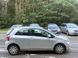Pelēks Toyota Yaris 2008 Viļņa, ar dzinēja tilpumu 1.30 L un nobraukumu 121 tūkst. km par 1250 €, foto 7 vietnē AUTOMOTO.COM.LV