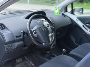 Pelēks Toyota Yaris 2008 Viļņa, ar dzinēja tilpumu 1.30 L un nobraukumu 121 tūkst. km par 1250 €, foto 10 vietnē AUTOMOTO.COM.LV
