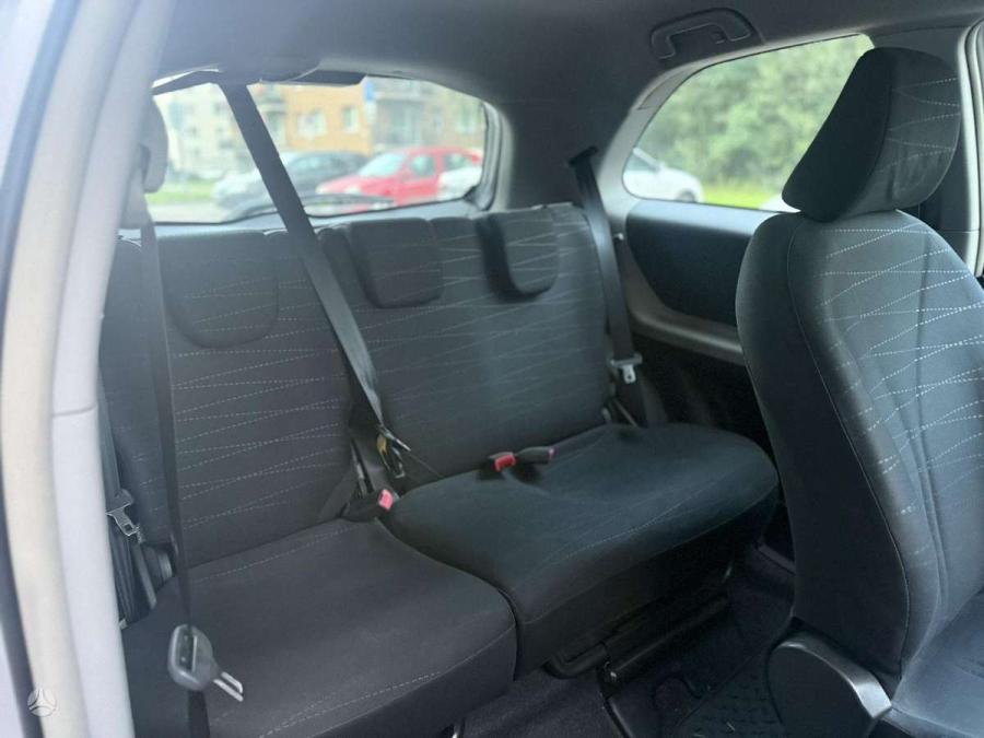 Pelēks Toyota Yaris 2008 Viļņa, ar dzinēja tilpumu 1.30 L un nobraukumu 121 tūkst. km par 1250 €, foto 13 vietnē AUTOMOTO.COM.LV