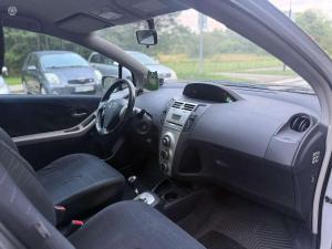 Pelēks Toyota Yaris 2008 Viļņa, ar dzinēja tilpumu 1.30 L un nobraukumu 121 tūkst. km par 1250 €, foto 14 vietnē AUTOMOTO.COM.LV