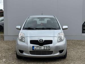 Grey Toyota Yaris 2008 in Siauliai, with an engine capacity of 1.30 L and mileage of 201 thousand km for 2500 €, photo 3 on AUTOMOTO.COM.LV