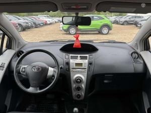 Grey Toyota Yaris 2008 in Siauliai, with an engine capacity of 1.30 L and mileage of 201 thousand km for 2500 €, photo 12 on AUTOMOTO.COM.LV