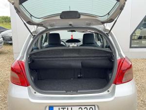 Grey Toyota Yaris 2008 in Siauliai, with an engine capacity of 1.30 L and mileage of 201 thousand km for 2500 €, photo 17 on AUTOMOTO.COM.LV