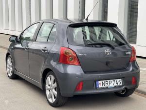 Grey Toyota Yaris 2008 in Vilnius, with an engine capacity of 1.80 L and mileage of 313 thousand km for 3300 €, photo 4 on AUTOMOTO.COM.LV