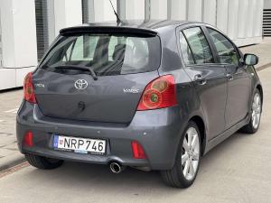 Grey Toyota Yaris 2008 in Vilnius, with an engine capacity of 1.80 L and mileage of 313 thousand km for 3300 €, photo 6 on AUTOMOTO.COM.LV