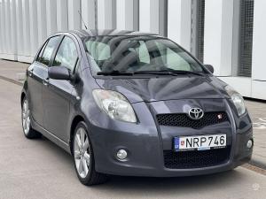 Grey Toyota Yaris 2008 in Vilnius, with an engine capacity of 1.80 L and mileage of 313 thousand km for 3300 €, photo 8 on AUTOMOTO.COM.LV