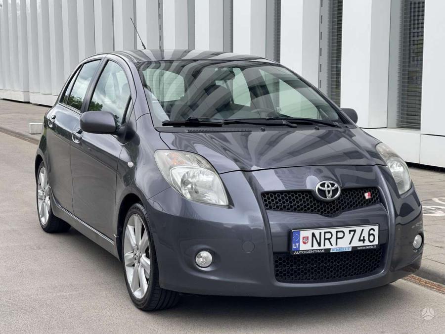 Grey Toyota Yaris 2008 in Vilnius, with an engine capacity of 1.80 L and mileage of 313 thousand km for 3300 €, photo 8 on AUTOMOTO.COM.LV