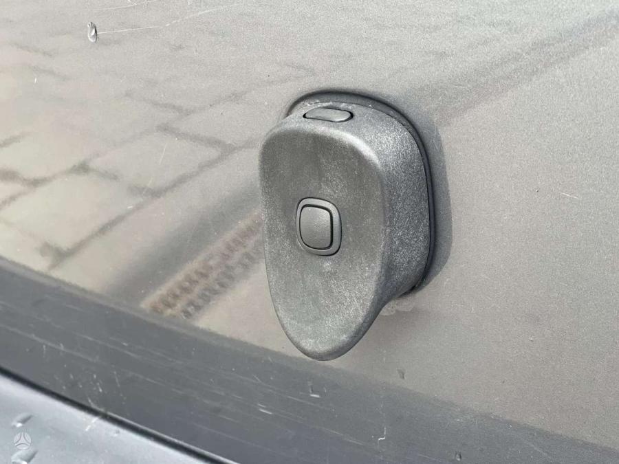Grey Toyota Yaris 2008 in Vilnius, with an engine capacity of 1.80 L and mileage of 313 thousand km for 3300 €, photo 11 on AUTOMOTO.COM.LV