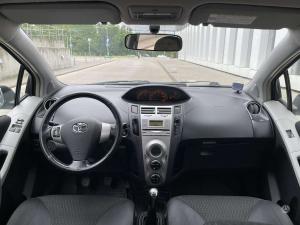 Grey Toyota Yaris 2008 in Vilnius, with an engine capacity of 1.80 L and mileage of 313 thousand km for 3300 €, photo 19 on AUTOMOTO.COM.LV