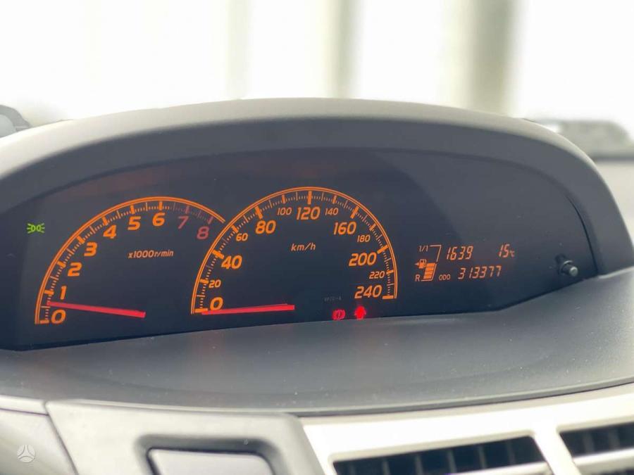 Grey Toyota Yaris 2008 in Vilnius, with an engine capacity of 1.80 L and mileage of 313 thousand km for 3300 €, photo 22 on AUTOMOTO.COM.LV