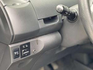 Grey Toyota Yaris 2008 in Vilnius, with an engine capacity of 1.80 L and mileage of 313 thousand km for 3300 €, photo 24 on AUTOMOTO.COM.LV