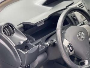 Grey Toyota Yaris 2008 in Vilnius, with an engine capacity of 1.80 L and mileage of 313 thousand km for 3300 €, photo 32 on AUTOMOTO.COM.LV