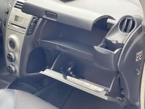 Grey Toyota Yaris 2008 in Vilnius, with an engine capacity of 1.80 L and mileage of 313 thousand km for 3300 €, photo 33 on AUTOMOTO.COM.LV