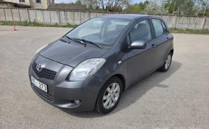 Pelēks Toyota Yaris 2008 Rīga, ar dzinēja tilpumu 1.30 L un nobraukumu 163 tūkst. km par 2100 €, foto 5 vietnē AUTOMOTO.COM.LV