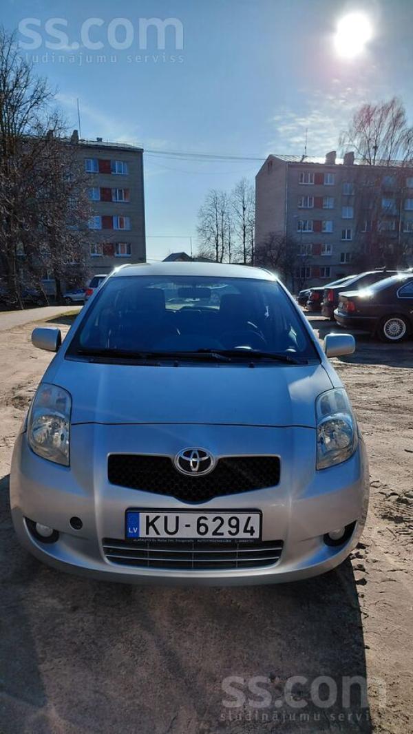 Toyota Yaris 2008 Rīga vietnē Pelēks Toyota Yaris 2008 Rīga, ar dzinēja tilpumu 1.30 L un nobraukumu 219 tūkst. km par 1700 €, foto 4 vietnē AUTOMOTO.COM.LV