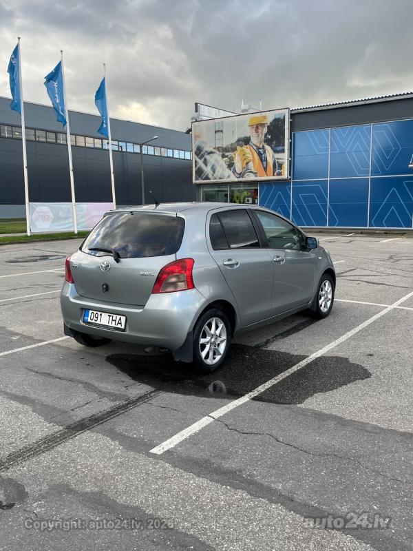 Grey Toyota Yaris 2008 in Tallinn, with an engine capacity of 1.30 L and mileage of 243 thousand km for 1499 €, photo 3 on AUTOMOTO.COM.LV