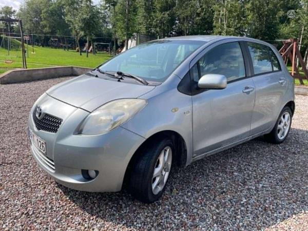 Toyota Yaris 2008 in Gargzdai on AUTOMOTO.COM.LV Grey Toyota Yaris 2008 in Gargzdai, with an engine capacity of 1.36 L and mileage of 275 thousand km for 1400 €, photo 1 on AUTOMOTO.COM.LV