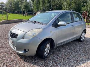Grey Toyota Yaris 2008 in Gargzdai, with an engine capacity of 1.36 L and mileage of 275 thousand km for 1400 €, photo  on AUTOMOTO.COM.LV