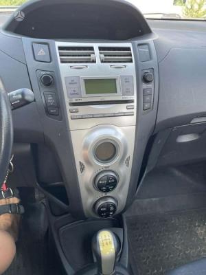 Grey Toyota Yaris 2008 in Gargzdai, with an engine capacity of 1.36 L and mileage of 275 thousand km for 1400 €, photo 4 on AUTOMOTO.COM.LV