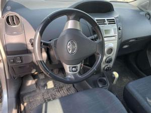 Grey Toyota Yaris 2008 in Gargzdai, with an engine capacity of 1.36 L and mileage of 275 thousand km for 1400 €, photo 5 on AUTOMOTO.COM.LV