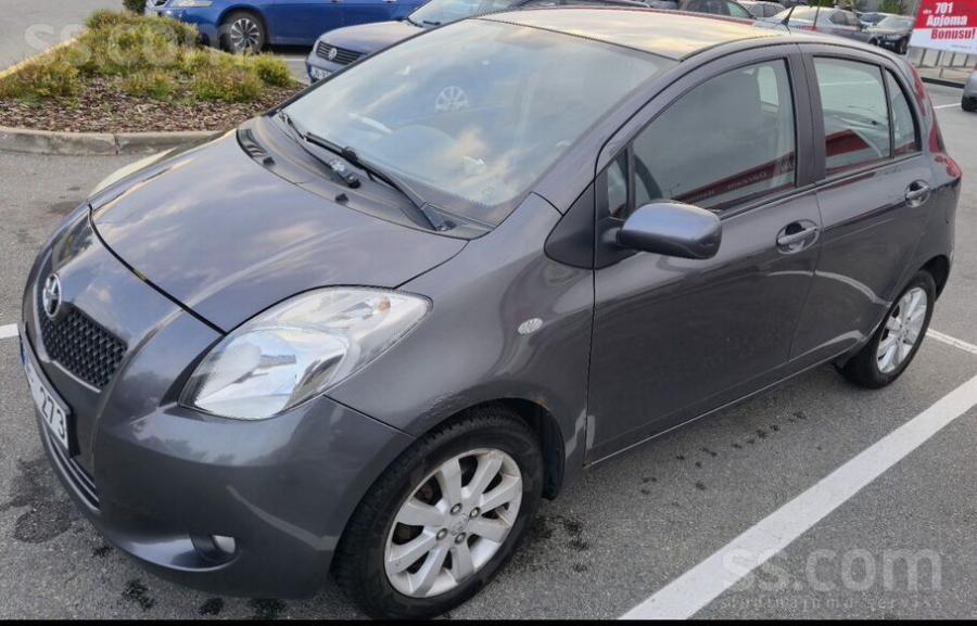 Pelēks Toyota Yaris 2008 Rīga, ar dzinēja tilpumu 1.30 L un nobraukumu 163 tūkst. km par 1990 €, foto 4 vietnē AUTOMOTO.COM.LV