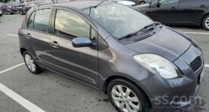 Pelēks Toyota Yaris 2008 Rīga, ar dzinēja tilpumu 1.30 L un nobraukumu 163 tūkst. km par 1990 €, foto 5 vietnē AUTOMOTO.COM.LV