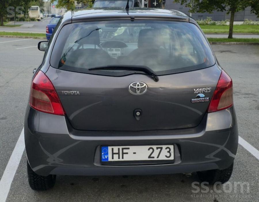 Pelēks Toyota Yaris 2008 Rīga, ar dzinēja tilpumu 1.30 L un nobraukumu 163 tūkst. km par 1990 €, foto 9 vietnē AUTOMOTO.COM.LV