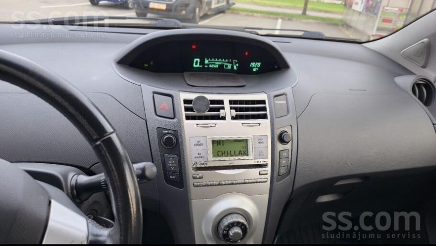 Pelēks Toyota Yaris 2008 Rīga, ar dzinēja tilpumu 1.30 L un nobraukumu 163 tūkst. km par 1990 €, foto 11 vietnē AUTOMOTO.COM.LV