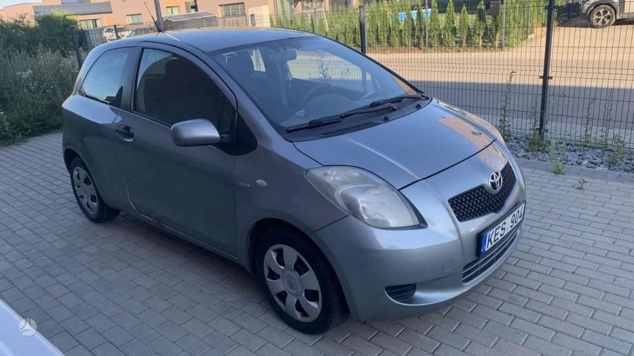 Grey Toyota Yaris 2008 in Vilnius, with an engine capacity of 1.36 L and mileage of 254 thousand km for 1500 €, photo 3 on AUTOMOTO.COM.LV