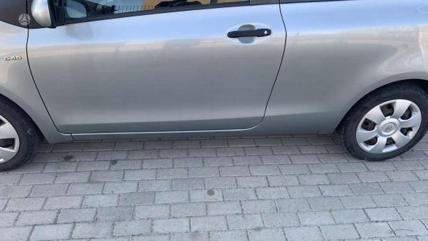 Pelēks Toyota Yaris 2008 Viļņa, ar dzinēja tilpumu 1.36 L un nobraukumu 254 tūkst. km par 1500 €, foto 6 vietnē AUTOMOTO.COM.LV