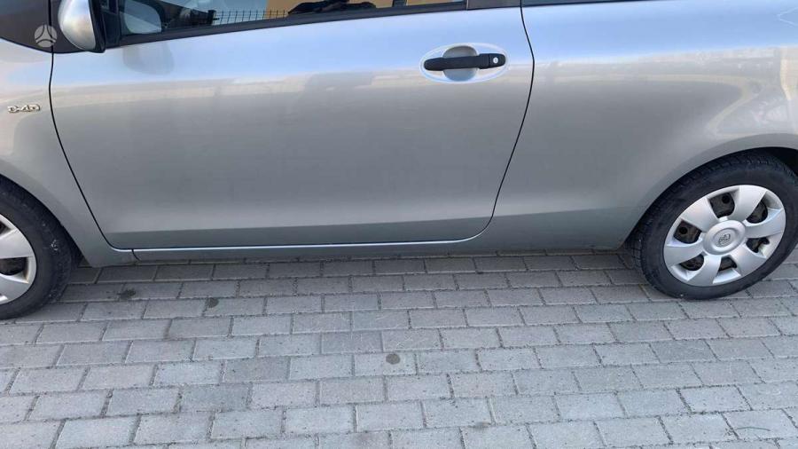 Grey Toyota Yaris 2008 in Vilnius, with an engine capacity of 1.36 L and mileage of 254 thousand km for 1500 €, photo 6 on AUTOMOTO.COM.LV
