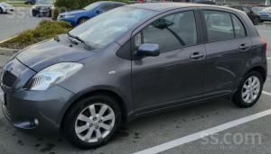 Pelēks Toyota Yaris 2008 Rīga, ar dzinēja tilpumu 1.30 L un nobraukumu 163 tūkst. km par 1990 €, foto 3 vietnē AUTOMOTO.COM.LV