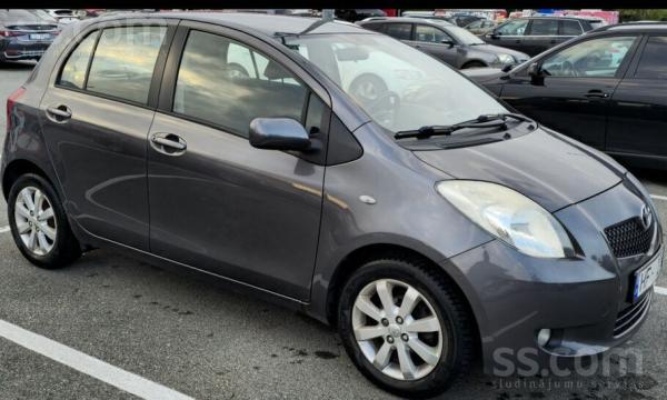 Pelēks Toyota Yaris 2008 Rīga, ar dzinēja tilpumu 1.30 L un nobraukumu 163 tūkst. km par 1990 €, foto 4 vietnē AUTOMOTO.COM.LV