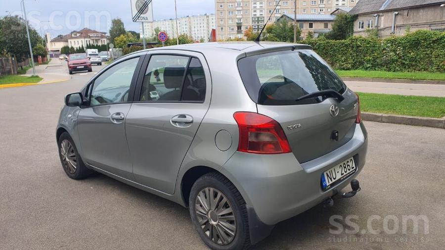 Grey Toyota Yaris 2008 in Riga, with an engine capacity of 1.40 L and mileage of 336 thousand km for 1750 €, photo 5 on AUTOMOTO.COM.LV
