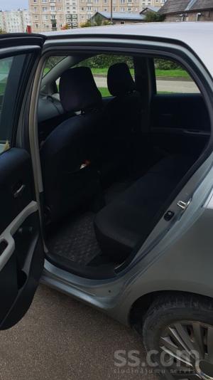 Grey Toyota Yaris 2008 in Riga, with an engine capacity of 1.40 L and mileage of 336 thousand km for 1750 €, photo 7 on AUTOMOTO.COM.LV