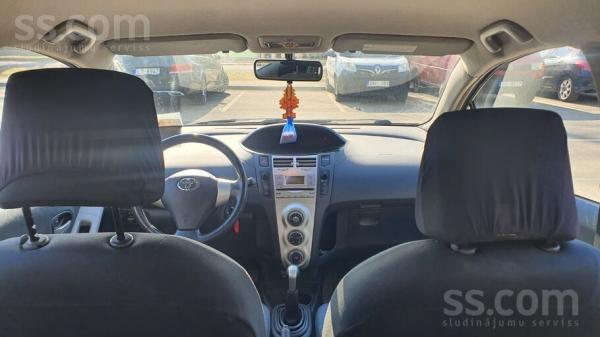 Pelēks Toyota Yaris 2008 Rīga, ar dzinēja tilpumu 1.40 L un nobraukumu 336 tūkst. km par 1750 €, foto 10 vietnē AUTOMOTO.COM.LV