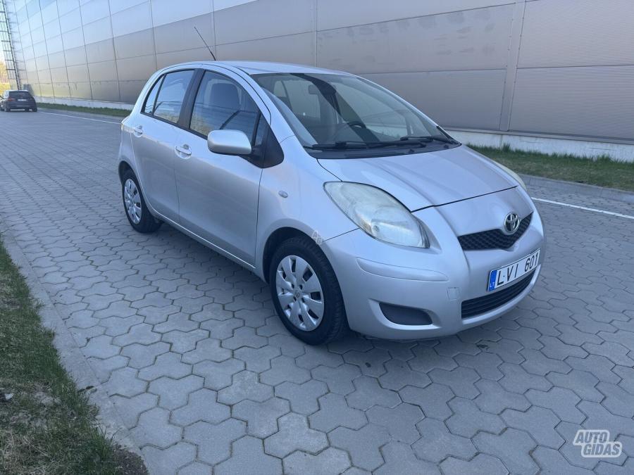 Grey Toyota Yaris 2009 in Vilnius, with an engine capacity of 1.30 L and mileage of 265 thousand km for 2600 €, photo 4 on AUTOMOTO.COM.LV