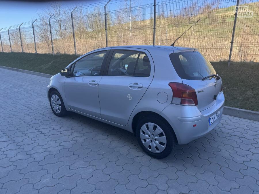 Grey Toyota Yaris 2009 in Vilnius, with an engine capacity of 1.30 L and mileage of 265 thousand km for 2600 €, photo 6 on AUTOMOTO.COM.LV