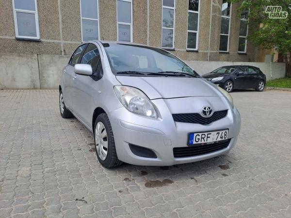 Grey Toyota Yaris 2009 in Telschi, with an engine capacity of 1.40 L and mileage of 184 thousand km for 1599 €, photo 1 on AUTOMOTO.COM.LV