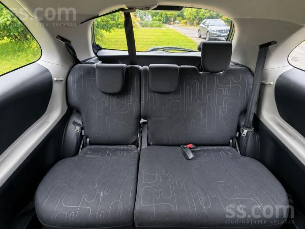 Grey Toyota Yaris 2009 in Riga, with an engine capacity of 1.30 L and mileage of 163 thousand km for 2350 €, photo 5 on AUTOMOTO.COM.LV