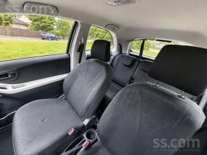 Grey Toyota Yaris 2009 in Riga, with an engine capacity of 1.30 L and mileage of 163 thousand km for 2350 €, photo 5 on AUTOMOTO.COM.LV