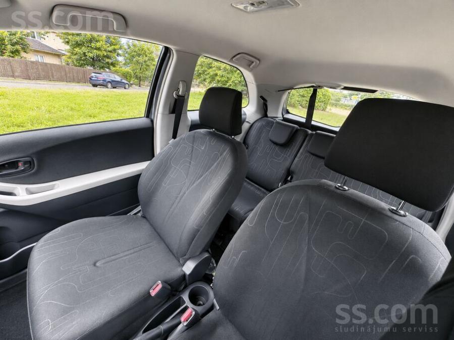 Grey Toyota Yaris 2009 in Riga, with an engine capacity of 1.30 L and mileage of 163 thousand km for 2350 €, photo 5 on AUTOMOTO.COM.LV